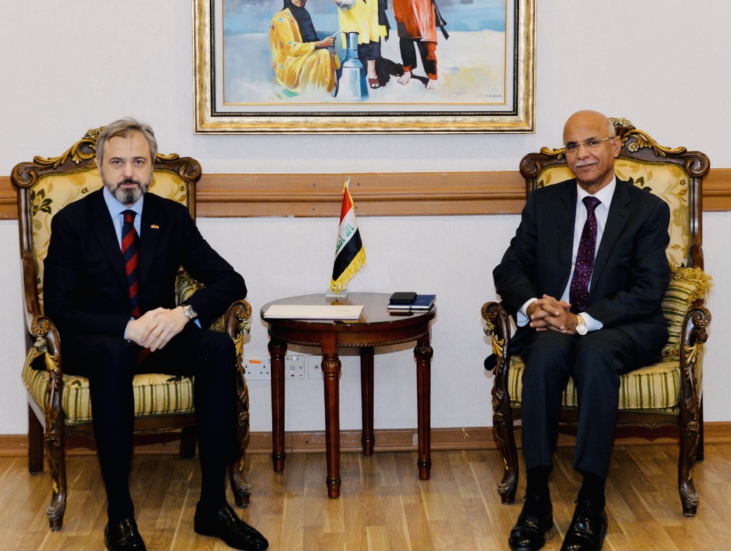 Bagdad: Ambasador Balov uručio pismo zahvalnosti | Ministarstvo ...
